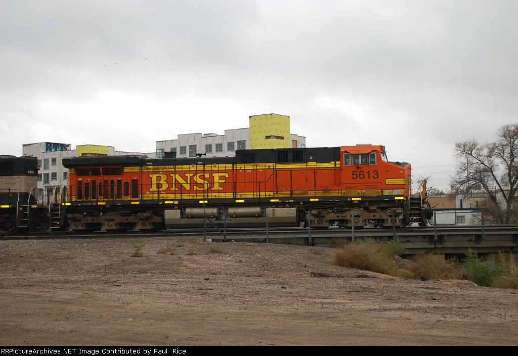 BNSF 5613